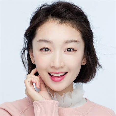 被福布斯中國稱讚為「未來新星」，27歲的周冬雨，非常正能量 每日頭條