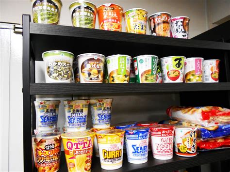 株式会社 大谷幸夢店 On Twitter おはようございます ️ 今朝の大阪西中島はじゃぶじゃぶ雨が降っております☔️ 先日弊社のお菓子
