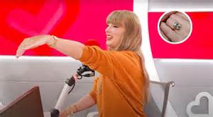 Taylor Swift Reveals How Travis Kelce Designed Her Engagement Ring