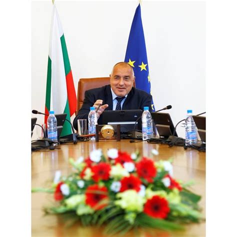 Официално 3 5 милиона българи живеят извън България