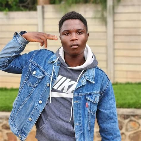 Xex Tembo L O W K E Y Jnr • Threads Say More