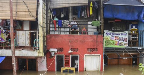Jakarta Flood Lawsuit Sidelined By More Floods