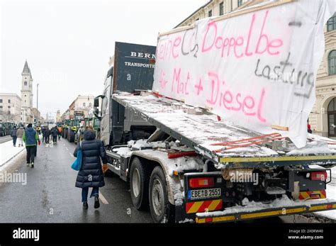 Bauernproteste Bauernproteste In München Auf Der Leopoldstraße Keine