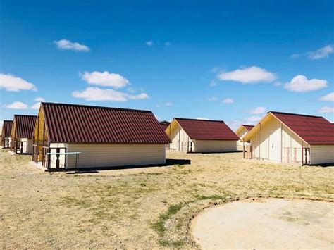 Өмнөговь аймгийн Сэврэй сум нь Хонгорын голыг түшиглүүлэн байгуулсан уг төвдөө сумын ахмад