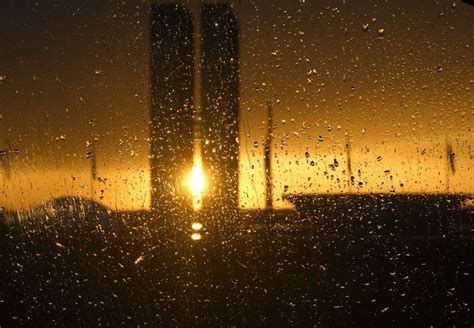 Barragem do Descoberto atinge capacidade máxima e transborda