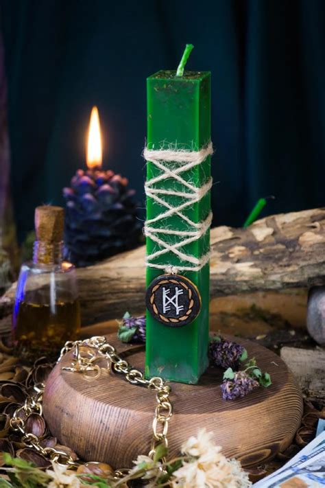 Чёрная Свеча | Восковые Свечи. Запись со стены. | Candles, Runes, Wall