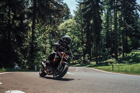 Suzuki GSX S Im Power Naked Bike Vergleich