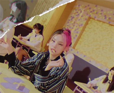 YEJI ITZYWANNABE Japanese Ver Teaser Celebridades