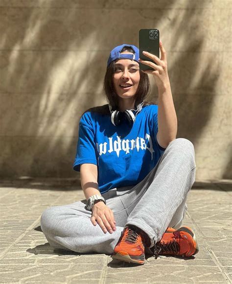 سپیده بیگلری دختر سام درخشانی در قهوه پدری کیست؟