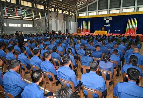 နိုင်ငံတော်စီမံအုပ်ချုပ်ရေးကောင်စီဥက္ကဋ္ဌ နိုင်ငံတော်ဝန်ကြီးချုပ် ဗိုလ