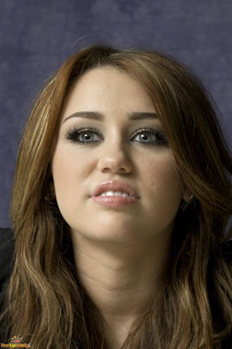 Miley Cyrus Photo 7208556 2336x3504