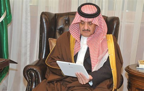 الأمير سعود بن نايف لدى تدشينه المهرجان إلكترونيا اليوم