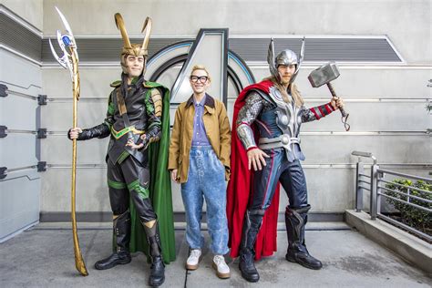 Cate Blanchett Aka Hela Encountered Her Brothers Thor And Loki In