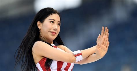 [포토] Lg 치어리더 장세희 야구의 열기를 더 뜨겁게