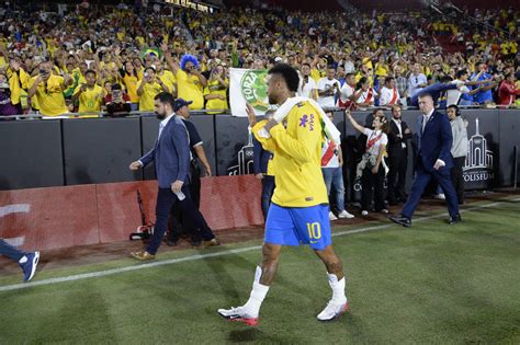 Veja Fotos De Brasil X Peru Gazeta Esportiva