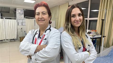 Aynı hastanede anne kız hekim