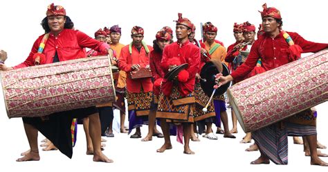 Puluhan Kelompok Gendang Beleq Meriahkan Hut Loteng