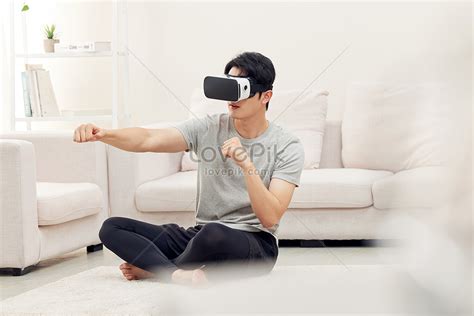 Vr 안경을 쓴 남자 사진 무료 다운로드 Lovepik