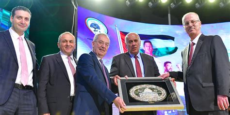 جوال واتحاد كرة القدم يكرمان المنتخب الوطني الفدائي Zamn Press