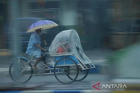 Hujan Masih Berpotensi Turun Di Sejumlah Kota Besar Di Indonesia Antara News Megapolitan