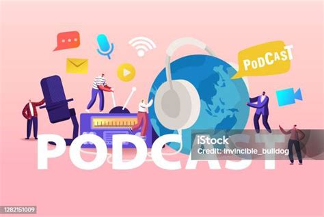 팟캐스트 만화 회담 또는 오디오 프로그램 온라인 방송 개념 마이크가 있는 작은 남성 및 여성 캐릭터 Dj에 대한 스톡 벡터 아트