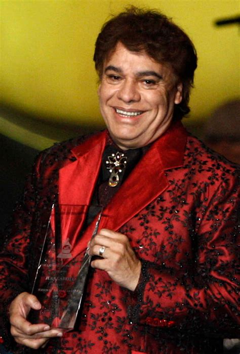 Juan Gabriel Reaparece” En Instagram Y Causa Revuelo Primera Hora