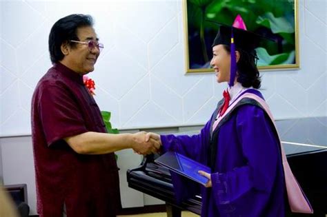 祖海硕士毕业 恩师金铁霖亲自“加冕”组图影音娱乐新浪网