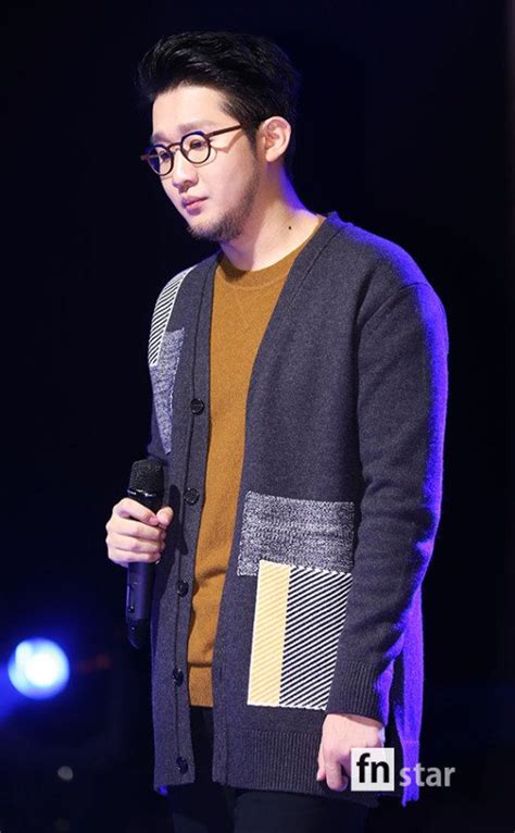 [포토] 어반자카파 박용인 ‘분위기 잡고 헉스