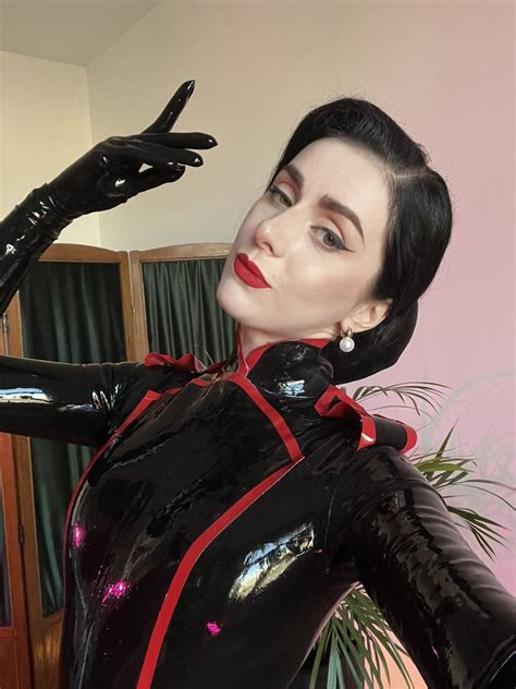 Tight Shiny Desire On Twitter Rt Mouseellie Latex Selfie Is