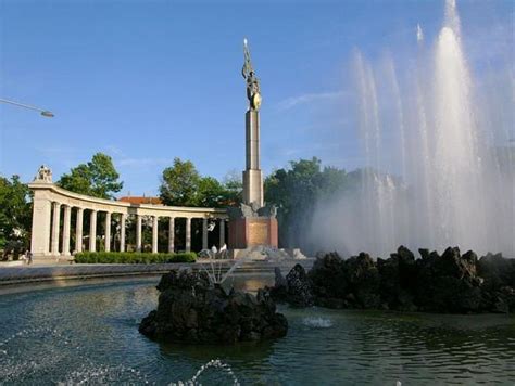 Паметник на Съветската Армия Виена