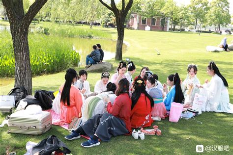 汉服美女相聚如仙女下凡疑惑男生都不穿汉服吗 搜狐大视野 搜狐新闻