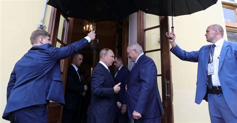 Belarus Plane Crisis Tightens Lukashenkos Awkward Embrace Of Putin