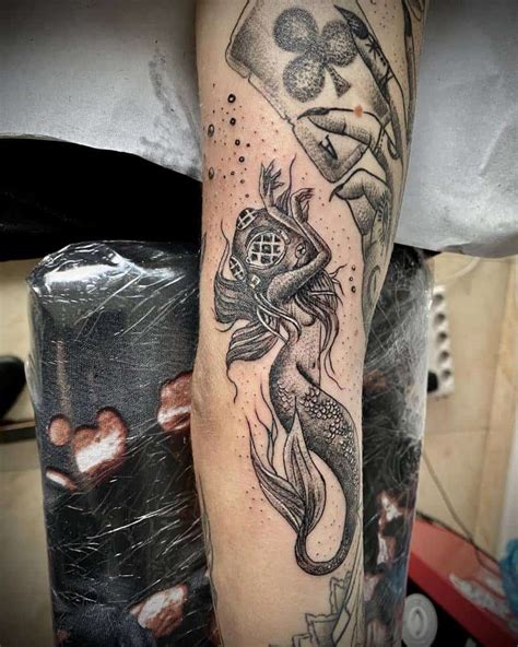 57 Incredible Siren Tattoo Ideas