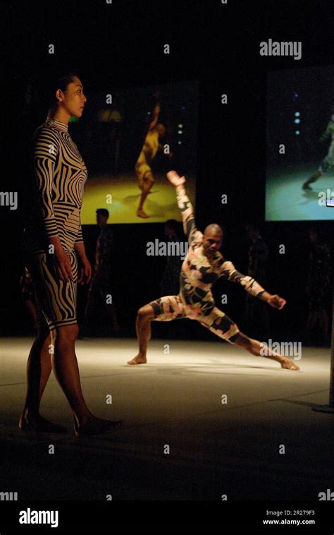 Israels Batsheva Dance Troupe Performing Telophaza At The Capitol