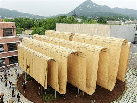 국립현대미술관 서울 한복판에서 만나는 갈대의 물결 거대 지붕 아래서 느끼는 지붕감각 지금 서울관