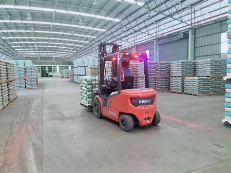 รถโฟล์คลิฟท์ไฟฟ้า Electric Forklift ราคาประหยัด เสียงเงียบ ไม่มีกลิ่น คล่องตัว