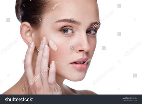 파운데이션 손 33930개가 넘는 로열티 프리 라이선스 대상 스톡 사진 Shutterstock