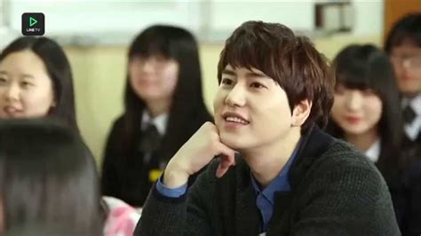 수업듣는 규현 학생 Highschool Student Kyuhyun Cute Kyuhyuns Smile Youtube