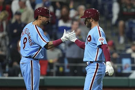 Icymi Reigning Nl Mvp Bryce Harper Shouted I Love You Mom To The Camera After Hitting A