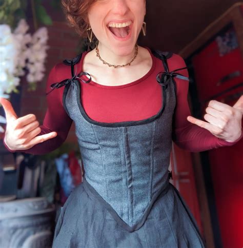 Redsreferences Free Onlyfans On Twitter She S Done My Very First Corset
