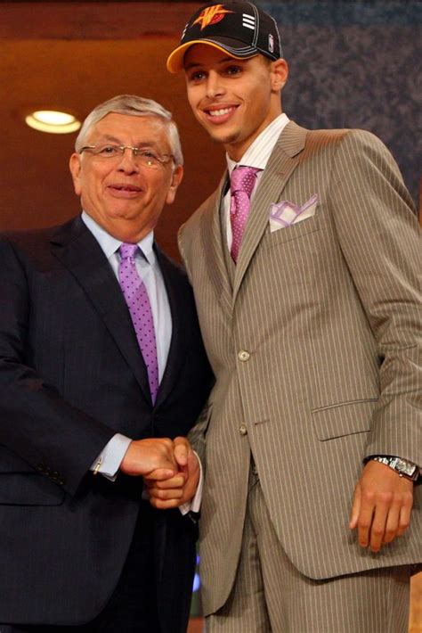 一樣的 Stephen 不一樣的 Curry 簽名鞋新色講述咖哩大神的兩段角色轉變