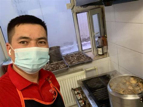 Хосбаяр Та бүхэн минь сайхан шинэлцгээж байна уу Ирж буй үхэр жилдээ элгээрээ энх амгалан