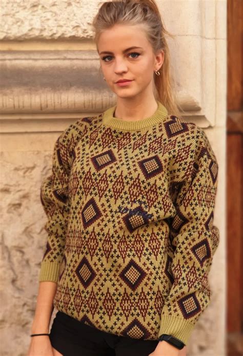 The 27 Best Vintage Sweaters For Women Who What Wear