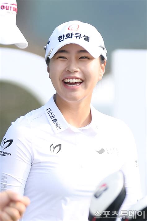 ST 스포츠 포토 ST포토 성유진 기분 좋은 미소 ZUM 뉴스