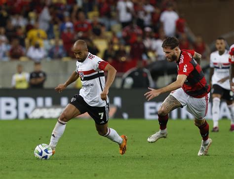 Jogo Entre Flamengo E São Paulo Pela Final Da Copa Do Brasil Eleva