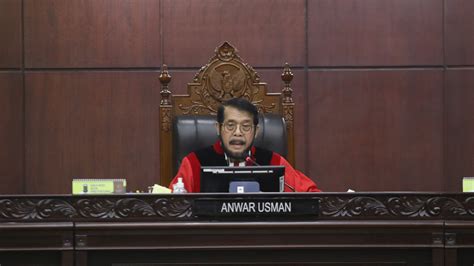 Foto Gibran Buka Suara Soal Putusan MK Bolehkan Kepala Daerah Belum Tahun Maju Pilpres