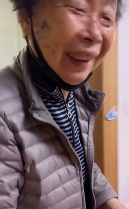 오늘도 헛소리를 해대는 손녀와 그 손녀가 귀찮은 할미 할머니 할머니와손녀 할머니집 할머니댁 할머니애긔 할머니영어 할머니사랑 손녀 손녀사랑 대형견 대형견가족