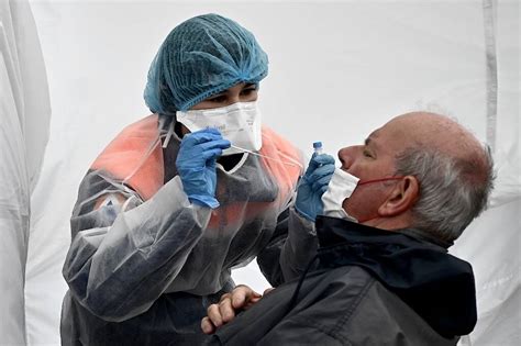 Covid 19 Les Contaminations Repartent à La Hausse 8800 Cas En 24h