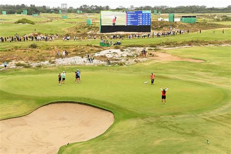 A Man Sees A Medical Emergency On A Golf Course And Calls The Cops