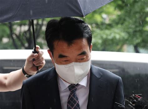 빗썸 관계자 주가조작 연루 의혹 초록뱀 회장 구속 한국일보